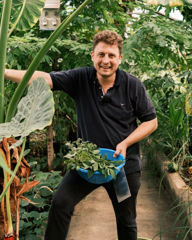 About Luke Farrell - Speedboat Bar